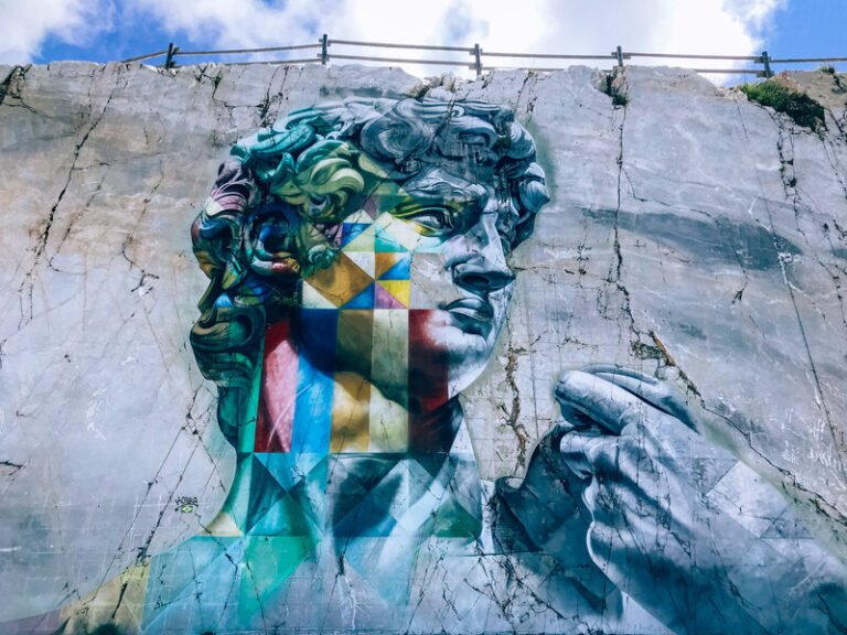 Il murales del David di Kobra a Colonnata: come arrivare - State of ...